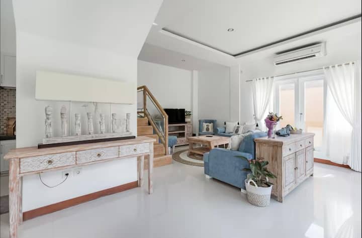 Sunny 3bedroom Pool Villa • Walk To Beach & Cafes - Seminyak
