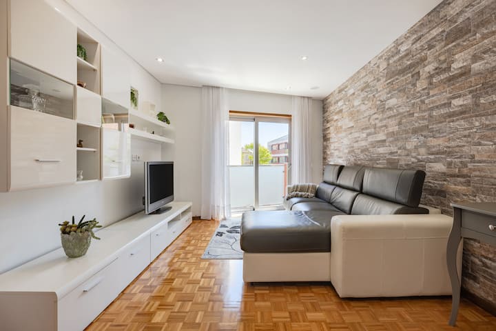 Three-story Coastal Retreat @ Espinho - Espinho