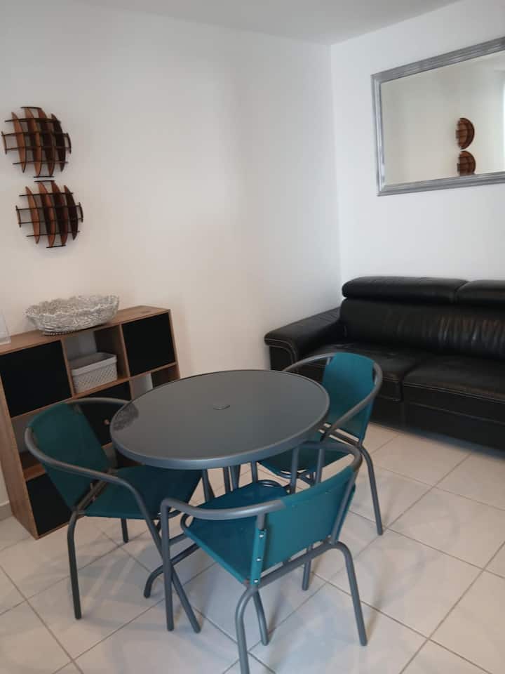 Un Petit Cocon Indépendant - Port-Saint-Louis-du-Rhône