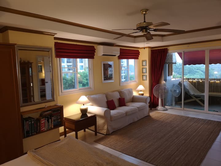 Stunningly Designed, Just Renovated 70 Sq M Condo. - Pattaya City