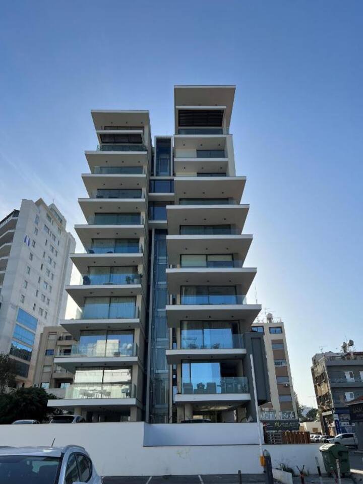 Luxury Seaview Beach Apartment - Larnaca