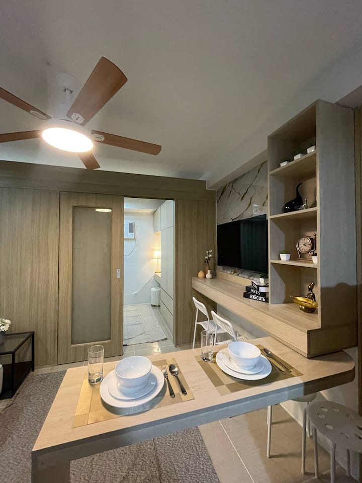 1 Br Condo In Pasay - Moa Area - Manille