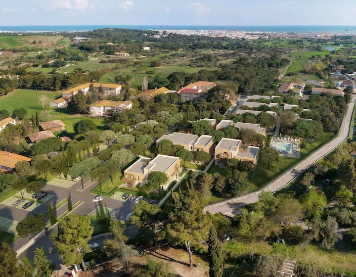 Magnifique T2 Avec Piscine - Vias