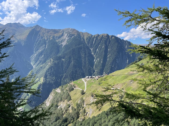 Bauernhaus In Mont,
Der Adlerhorst Des Valsertals - Vals