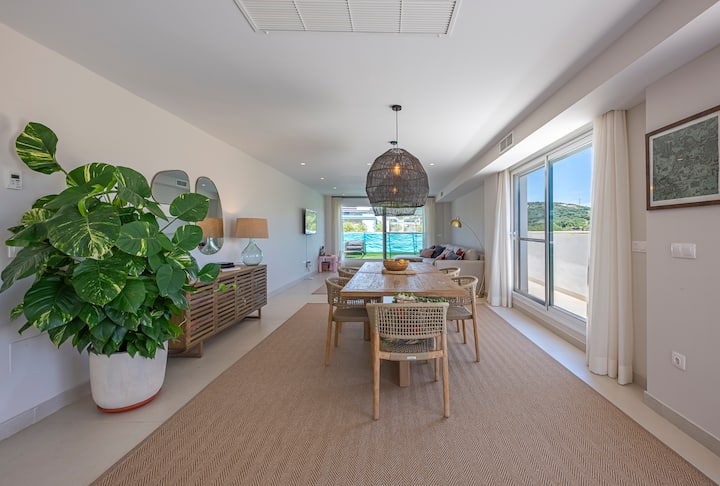 Luxurious 3-bedroom Penthouse - San Roque