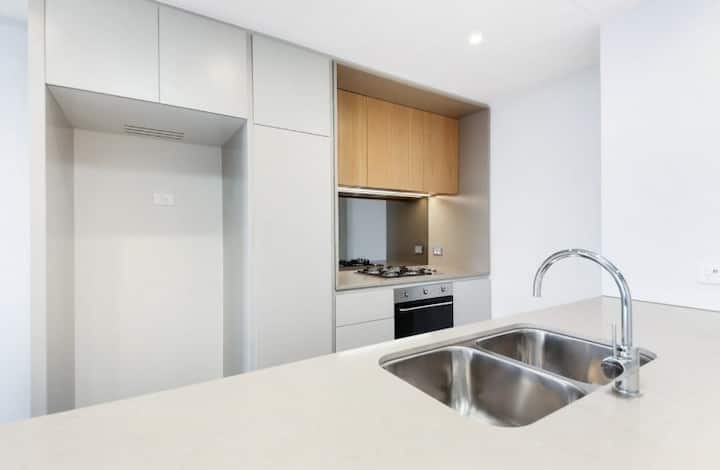 Modern Luxury Apartment - Rosebery