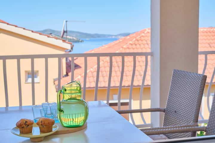 Apartment Meri #1 By Litto - Arbanija