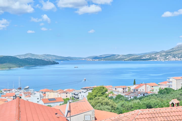 Apartment Meri #2 With Sea View By Litto - Arbanija