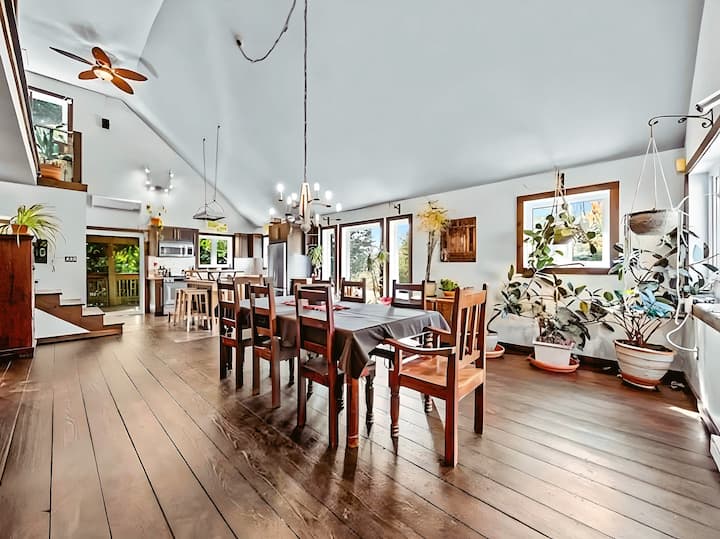 Scenic Loft | Hot Tub, Trails & Lake Near Orford - Magog