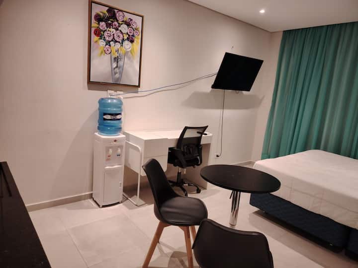 #106 Villa Morra Condo Pool Wifi - Paraguay