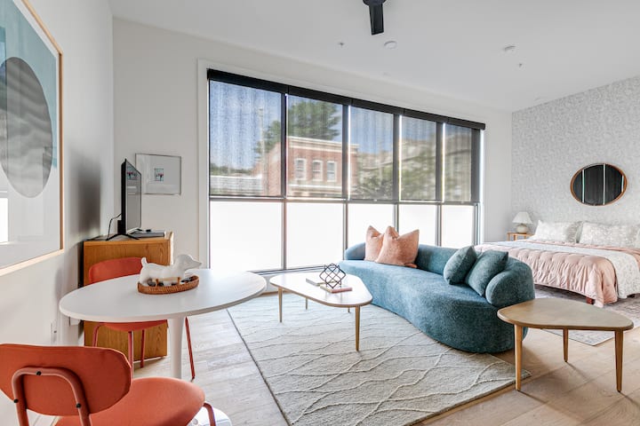 Chic Studio | The Churchill Collection - Richmond, VA