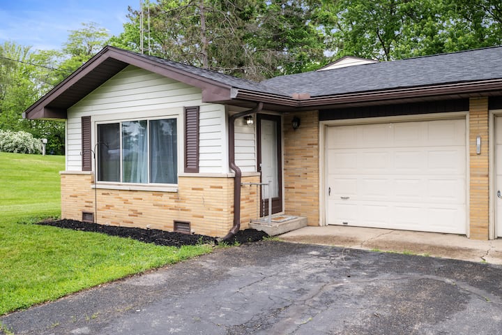 Riverfront Retreat - Side B - Muncie, IN