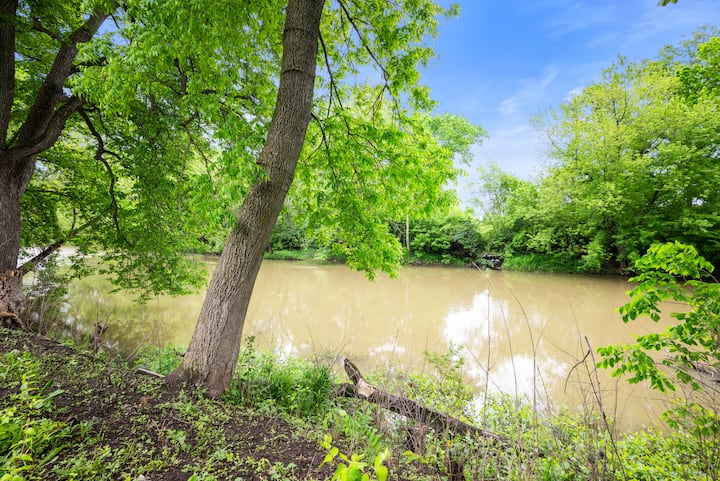 Riverfront Retreat - Side B - Muncie, IN