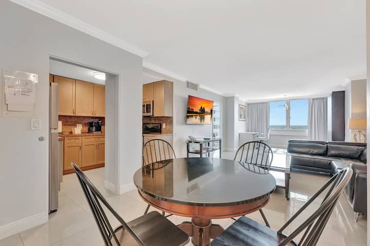 Suite On The Ocean (City View) - Fort Lauderdale, FL