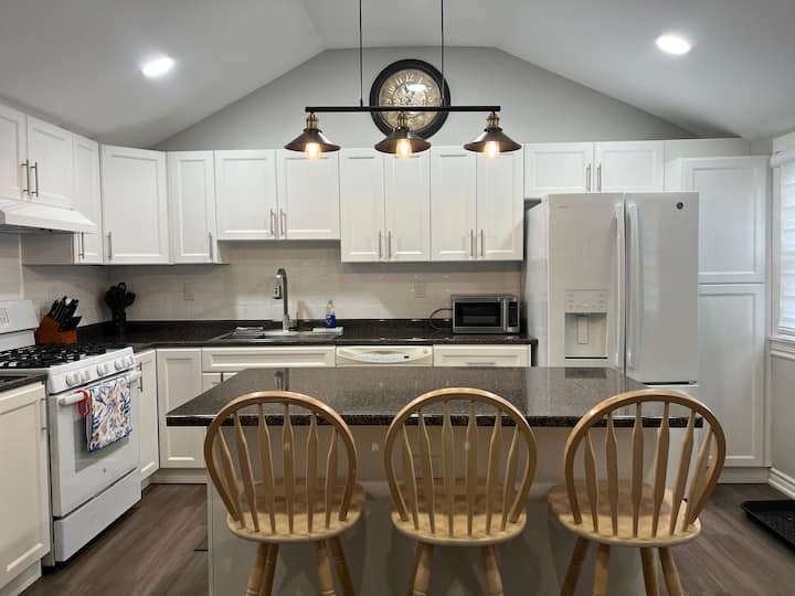 Charming 3-bedroom Cottage In Nf - Niagara Falls