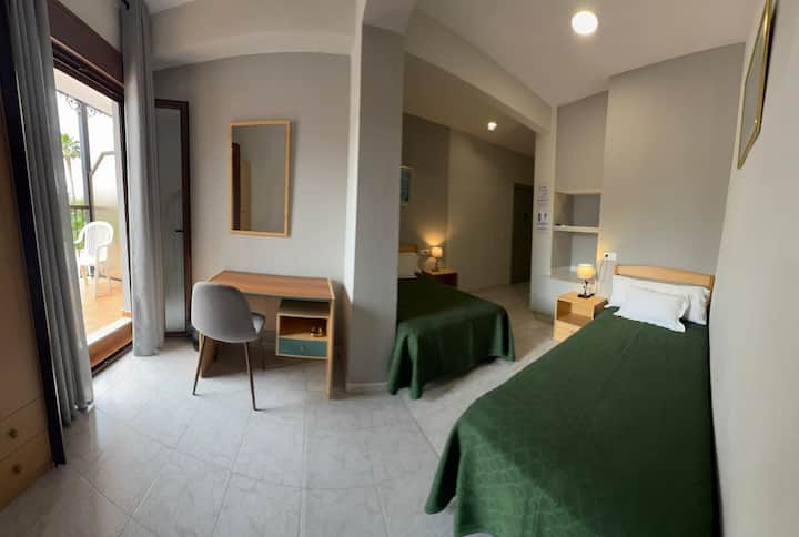Habitación Doble 202 En Hotel Galera Del Mar Altea - Calp