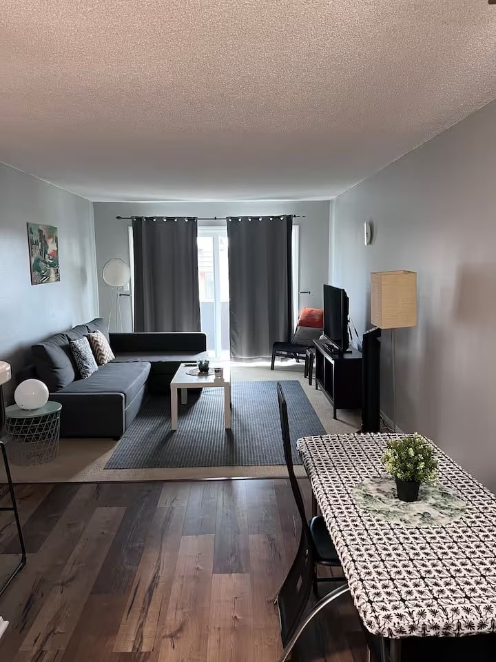 Cozy Condo In Long Beach - Plz Read Description - Los Alamitos, CA