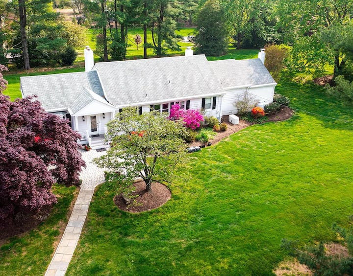 Stylish & Serene 3bd Home In Beautiful Great Falls - Great Falls, VA