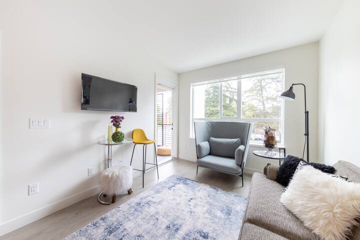 Surrey’s Urban Campus Oasis – Walk To Sfu/kpu - New Westminster