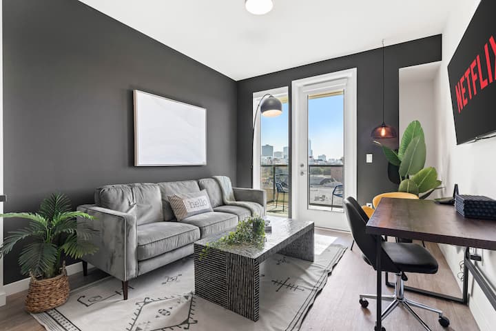 K-town 1bd Gem | Views + Spa + Parking & Gym - Chinatown - Los Angeles