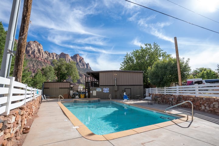 Petty Ranch Inn - Springdale, UT