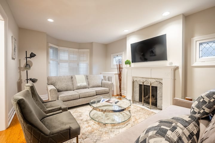 Newly Decorated 4br House In Popular Rosedale! - Toronto