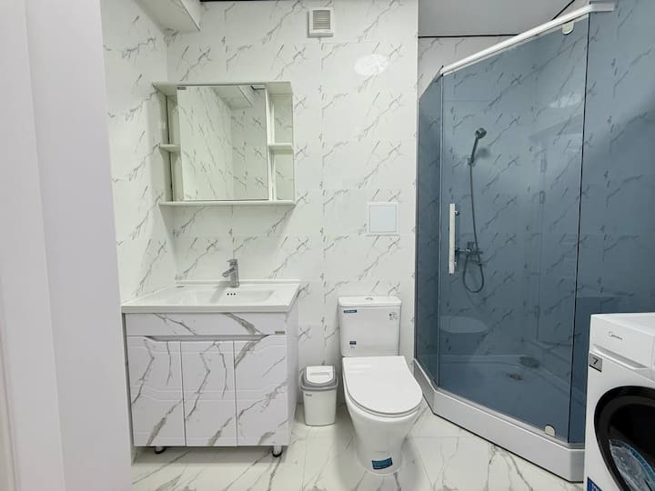 Apartments At 217 Jumabeka Street - Bishkek