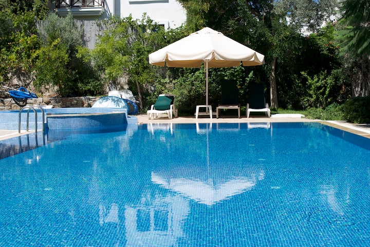 Site Içinde Ortak Havuzlu Villa - Yalıkavak