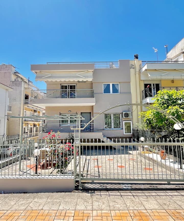 Thess City House With Parking - Thessaloniki