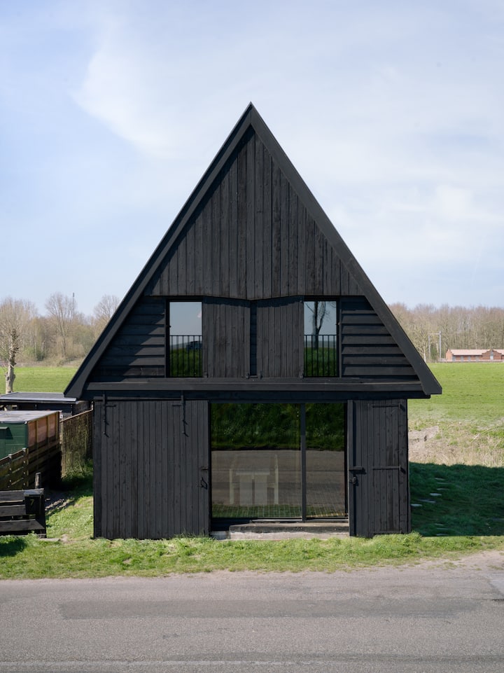Karaktervol Dijkhuis Bij Natuur & Water - Hoorn
