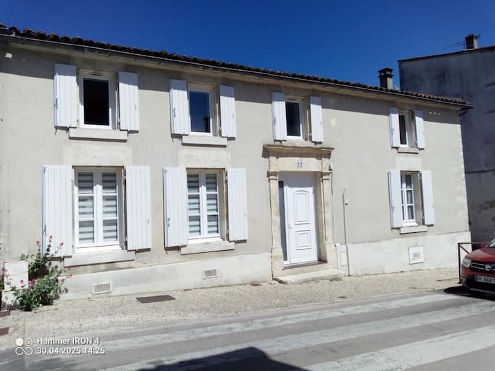 Maison 3 Chambres Et Jardin - Cognac