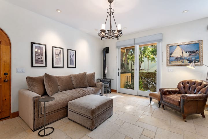 Luxury Seaside Getaway #7 — 2 Blocks To The Beach - Santa Barbara, CA