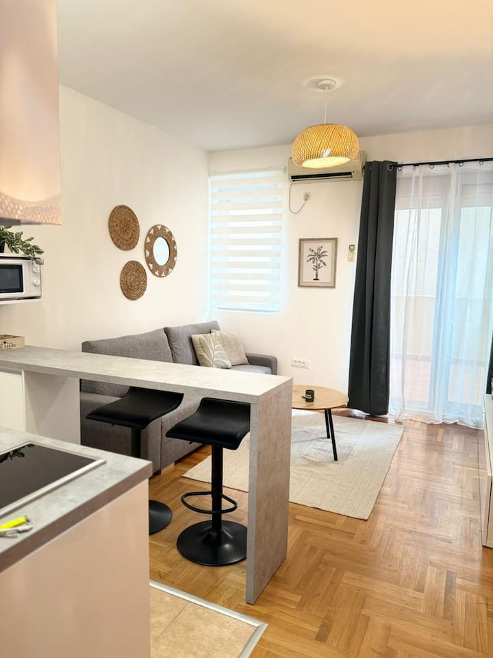 Bright & Modern Studio W/balcony - Budva