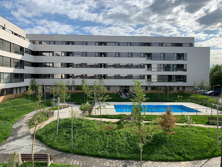 Resort Vibes W/ 2br Pool Parking - Buftea