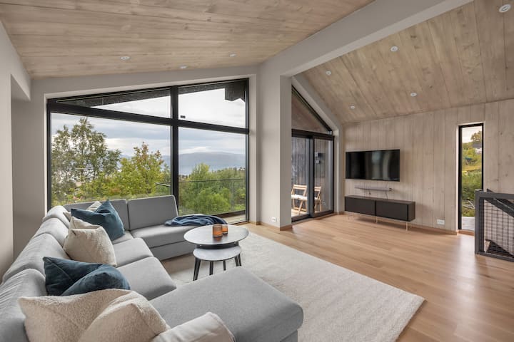 Villa Nansen - Modern Villa With Mountain Views - Tromsø
