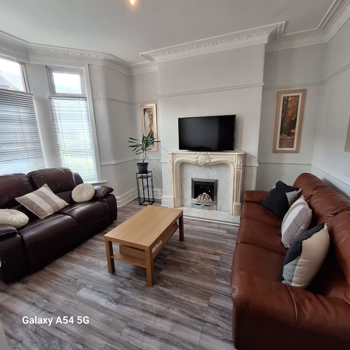 4 Bedroom House In Aintree - Liverpool