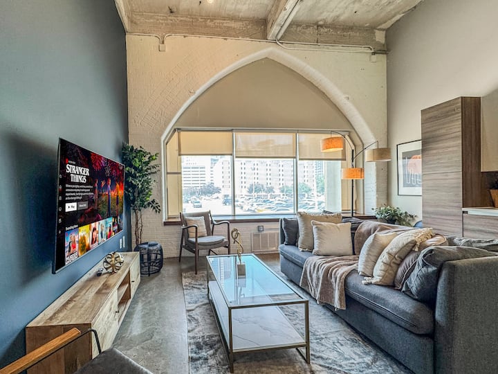 Elegant 1bd | Dt Dallas | Sleeps 6 | Free Parking - Dallas, TX
