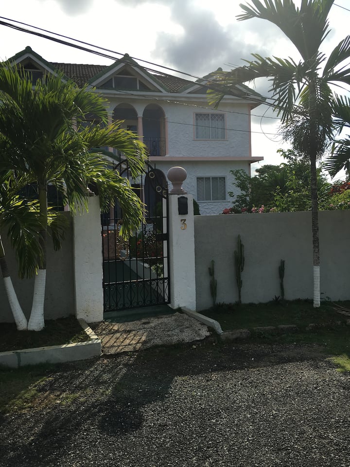 The Paradise Nest Jamaica - Ocho Ríos