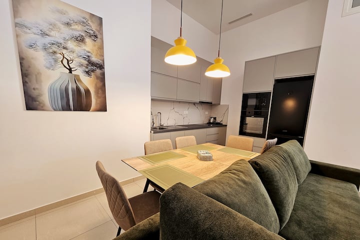 Darla's 2 Bedroom Apartment In Durrës - Durrës