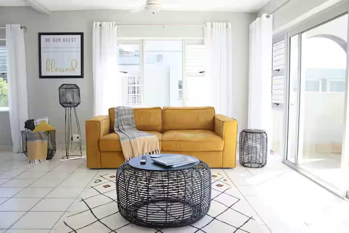 Perna Perna Stunning 3 Br Apartment, Sea Views. - Verulam