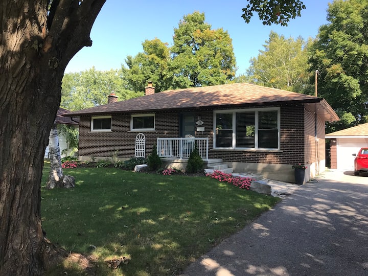 Bungalow In Ski Country - Orillia