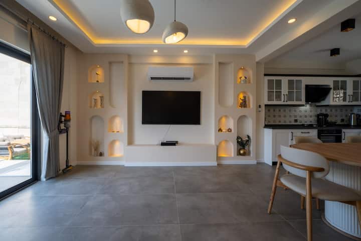 Mükemmel Manzaralı Lüks Villa - Faralya