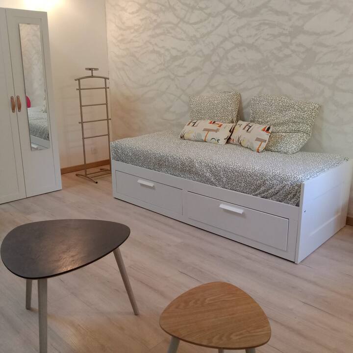 Dépendance/studio Sur Cour Arborée - Sorgues