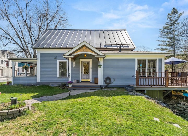 All Season Family Friendly Vt Riverfront Retreat - Waterbury Village Historic District