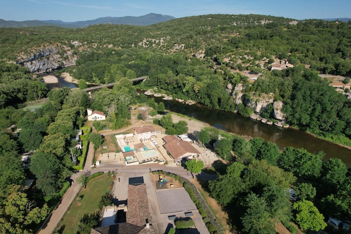 Mobilhome Luxe Camping 4étoiles - Berrias-et-Casteljau