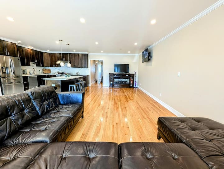 Bright & Cozy Room In Daly City - San Francisco, CA