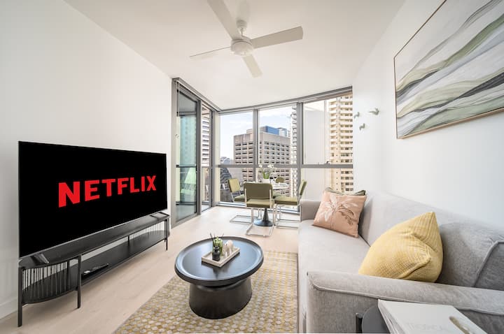 Skyscraper Cinema  - Dream A Thousand City Lights - Brisbane