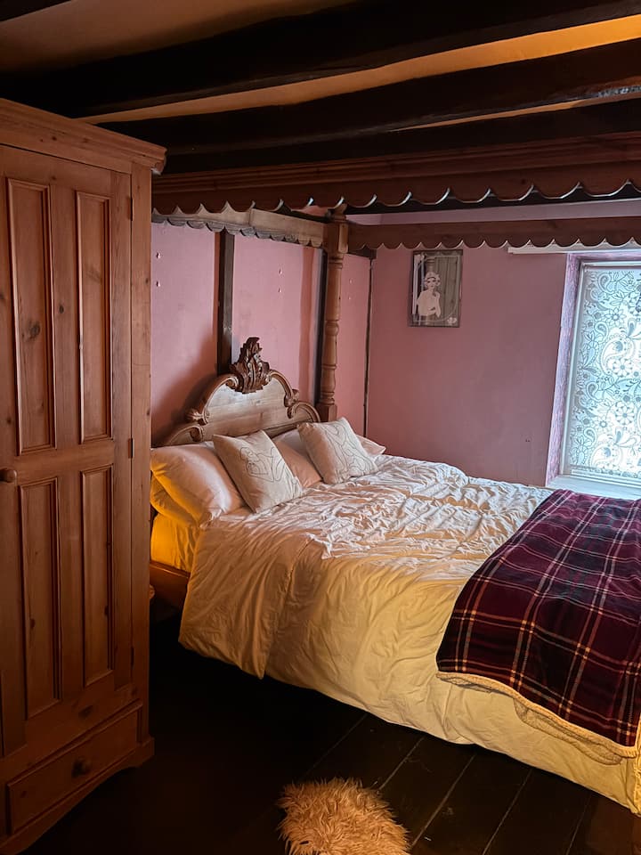 The Little Laura Ashley House And Jazz Bar - Machynlleth