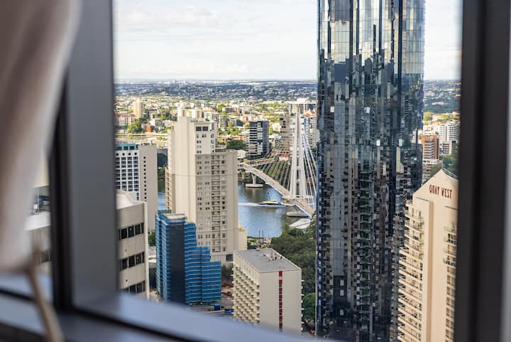 Queen's Wharf 1b+study · City Breeze & Views - Brisbane