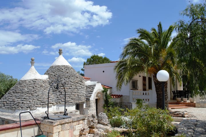 Villa Dei Tigli, Trulli E Relax - Conversano